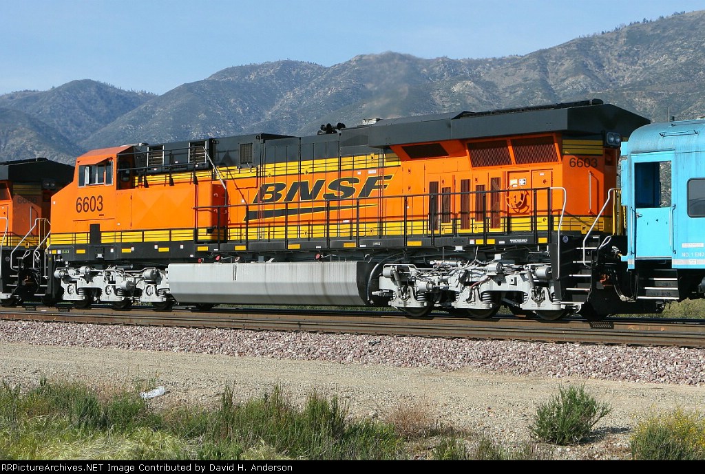 BNSF 6603